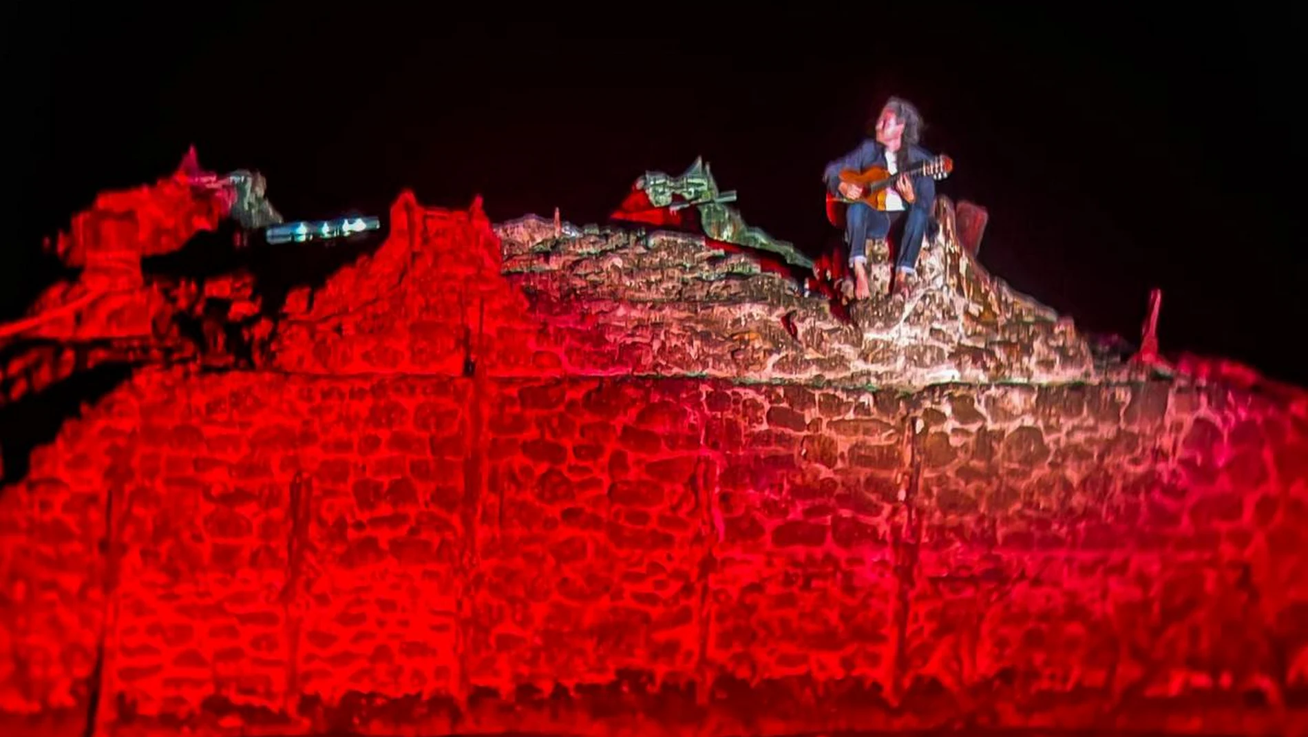 Guillermo Fernández homenajea a Gala en un concierto en el mar de ...